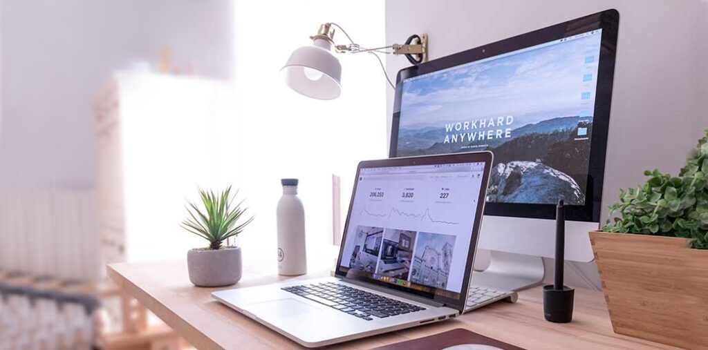 The Pros and Cons of Owning a 6 Monitor Setup