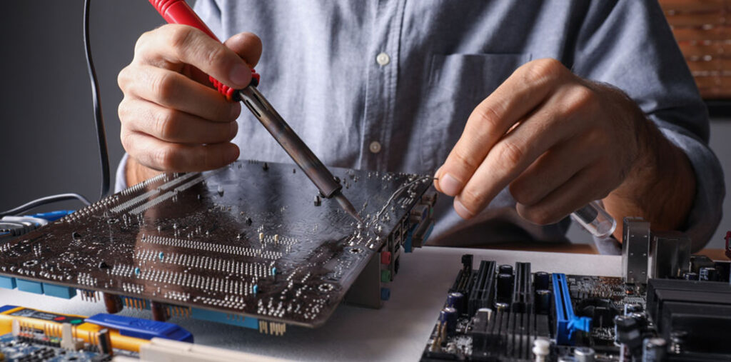 What is a Freelance Computer Technician?