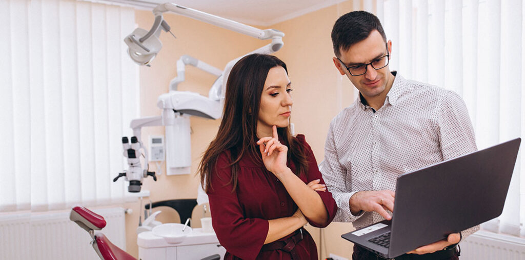 How to Use Dental Software to Improve Patient Communication and Education