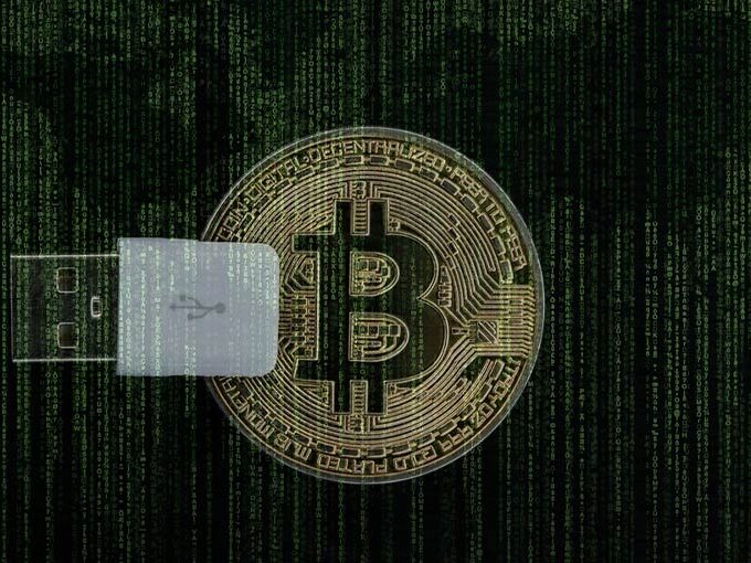 Crypto Hardware Wallet: Why You Should Consider if You’re New to Bitcoin